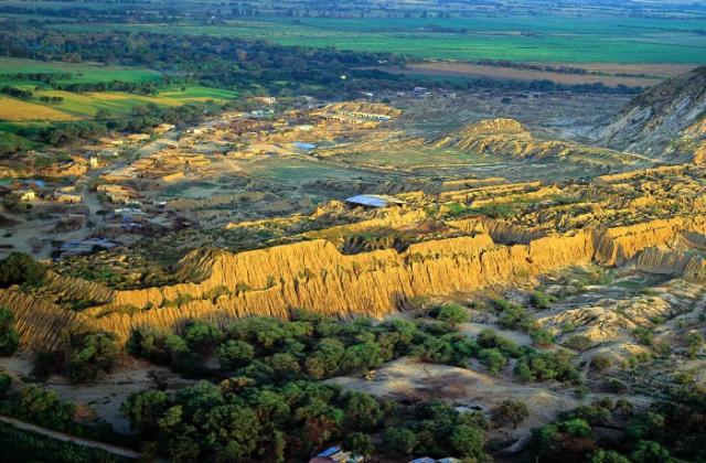 Tombs of Pre-Inca Elite Discovered Under Peru Pyramid – Project Yourself